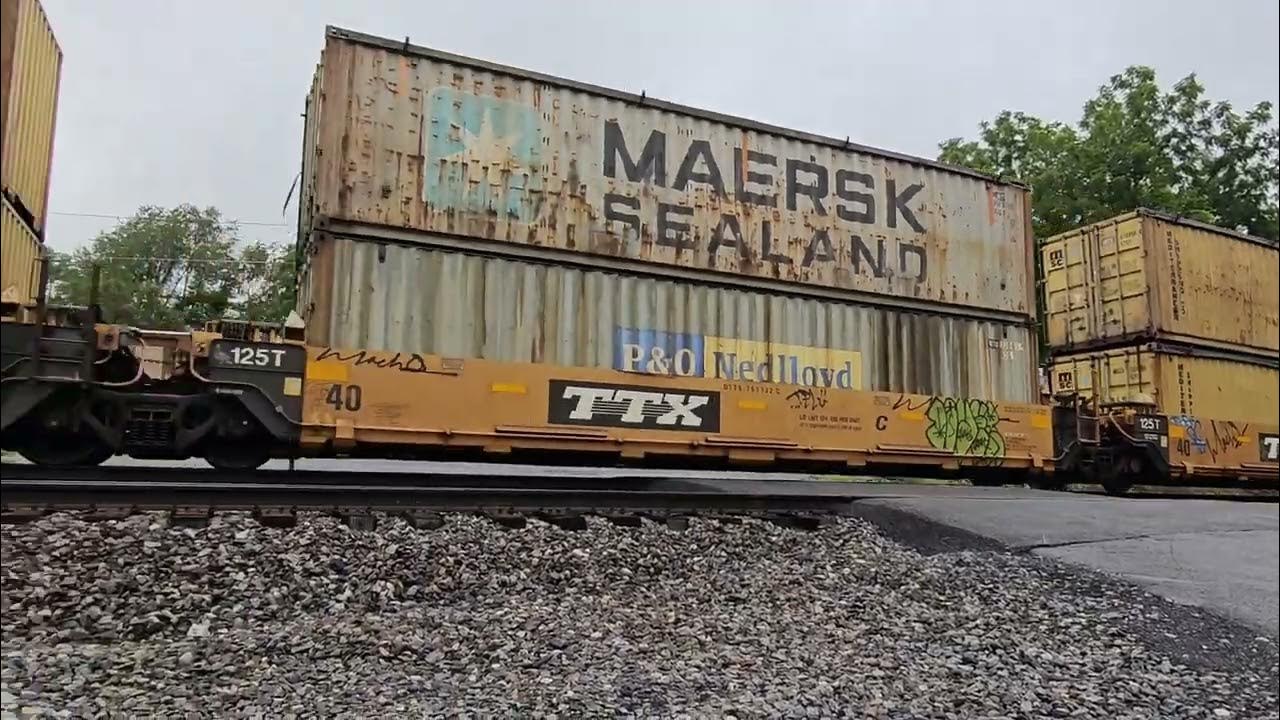 NS 14Z meets NS 13Z, Lots of radio traffic. - YouTube