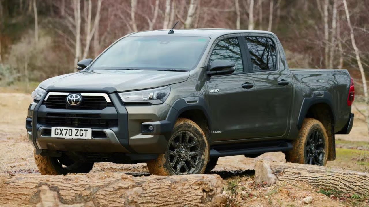 2020 Toyota Hilux Invincible - Detailed Look Exterior and Interior ...