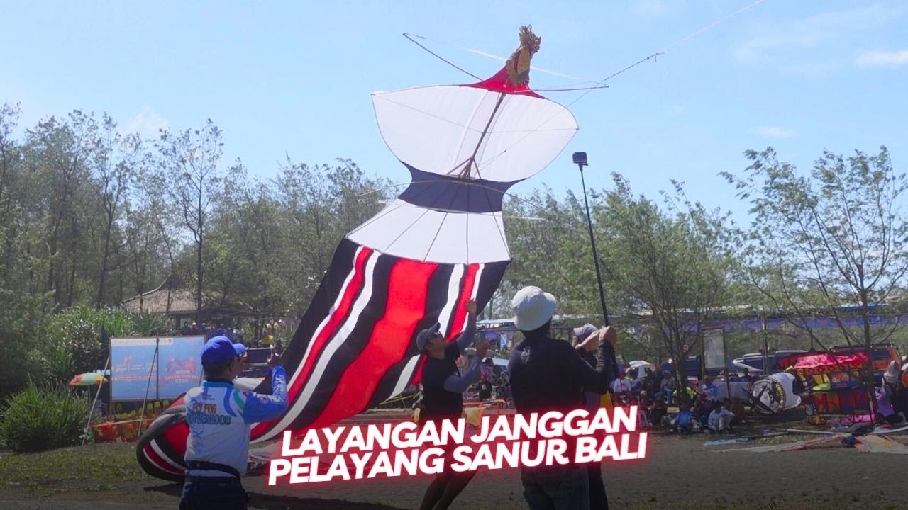Layangan Janggan Bali Asli di Festival Layangan Purworejo - YouTube