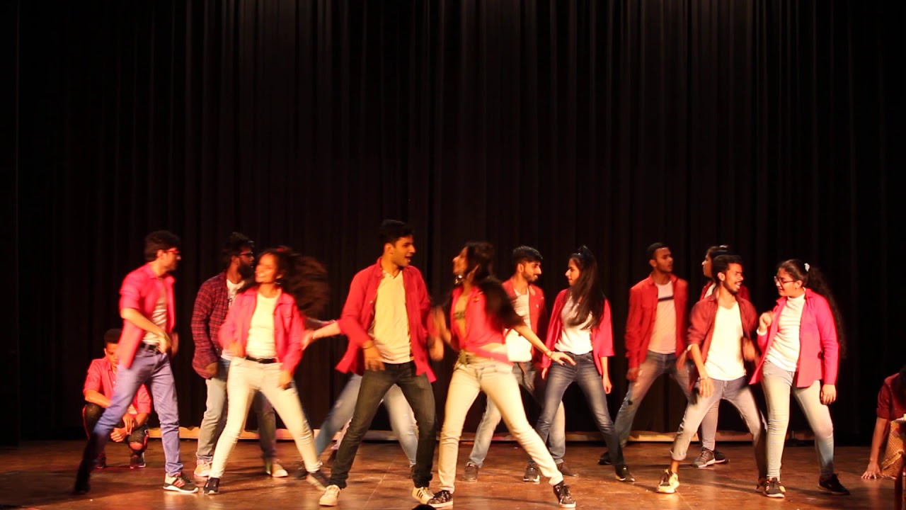 Bollywood stage performance || 2k20 winter showcase || Anuradha Jha ...