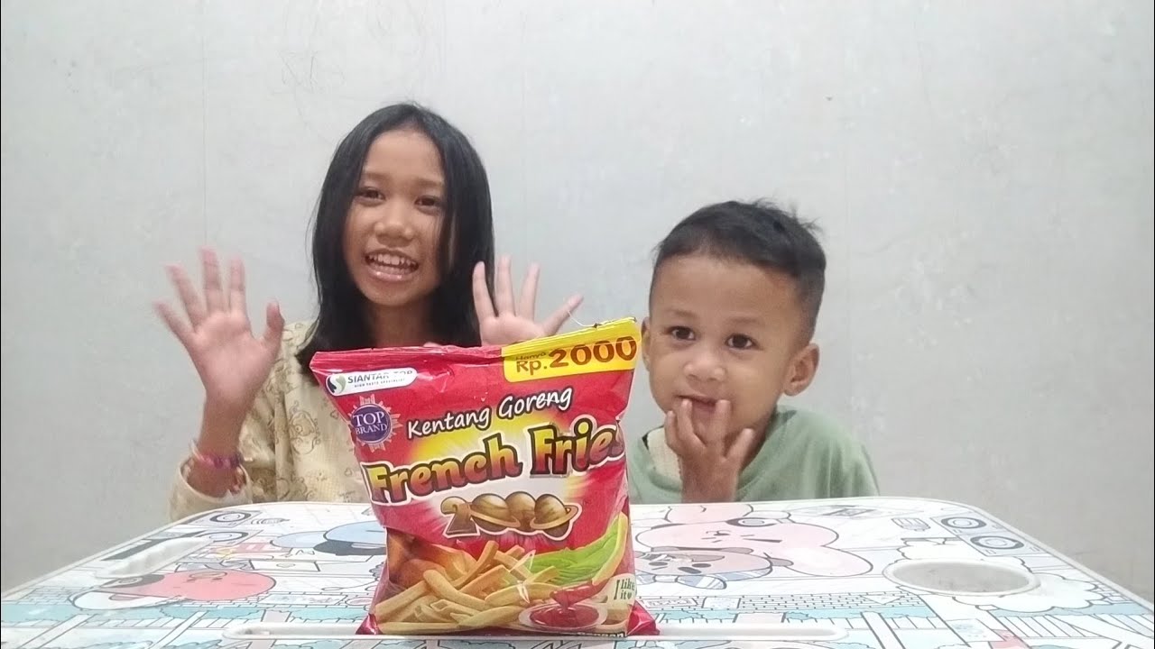 Makan jajanan lagi, chiki kentang goreng FRENCH FRIES - YouTube