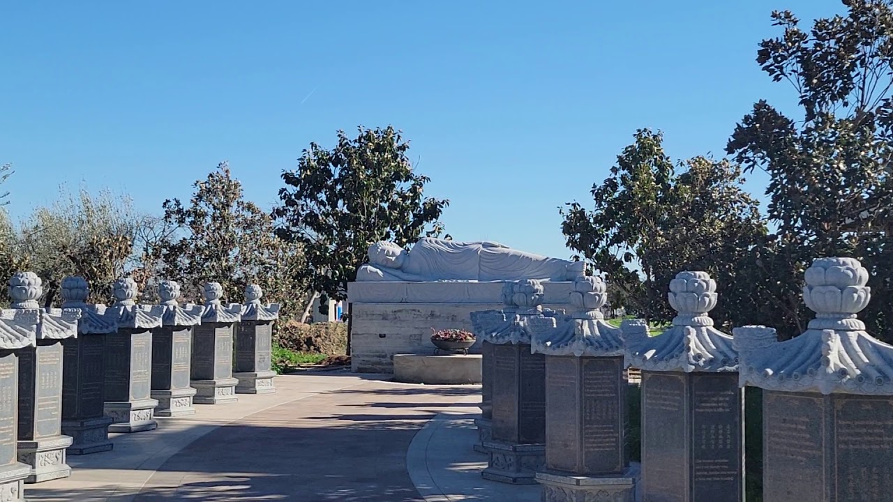 Chùa Tâm Từ ở Morgan Hill bang California. - YouTube