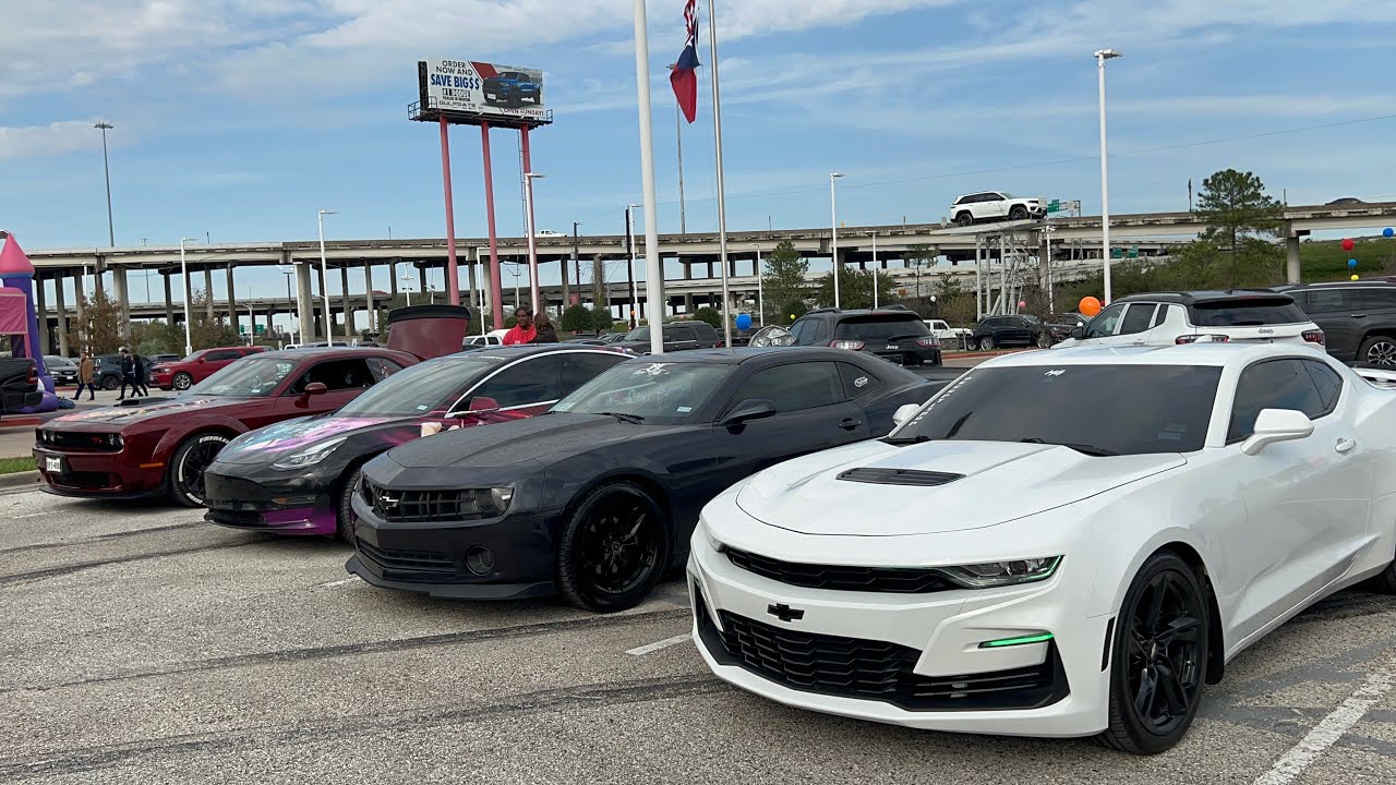 Mopar Marcus Car Meet! Insane BBQ Brisket Fries! - YouTube