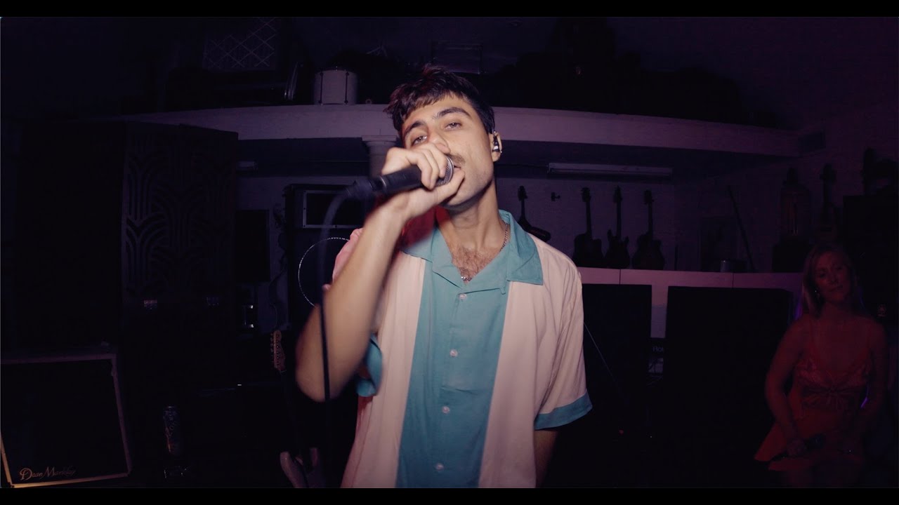 Mark Dylan - Polly Pocket (Live) - YouTube