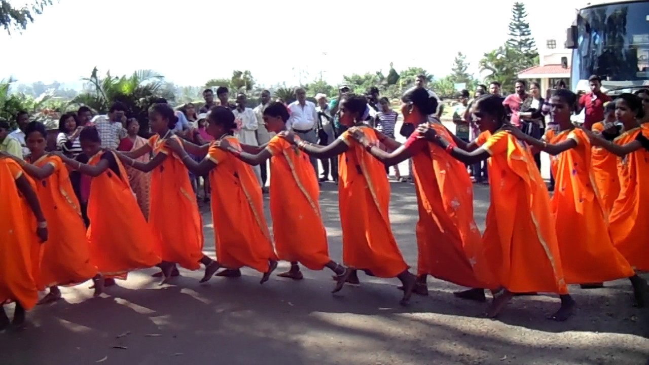 Arakku Valley Tribal Dance (Dimsha) - YouTube