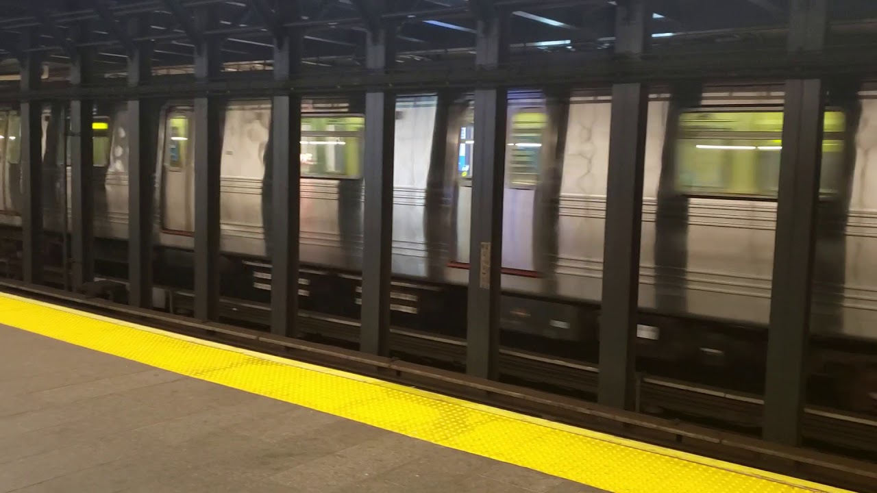 R46 R train at Bay Ridge Ave - YouTube
