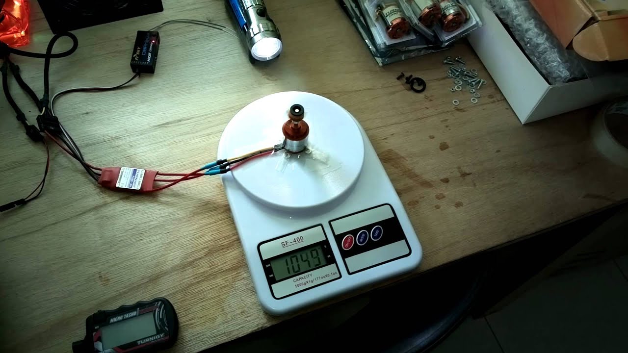 Turnigy D2836/8 1100KV prop test - YouTube