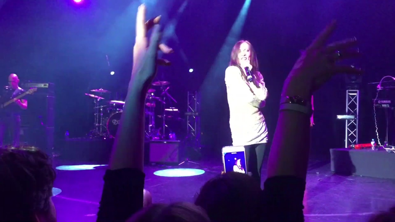 Stacey Q ("We Connect" & "Two Of Hearts") live at Gold Coast, QLD ...