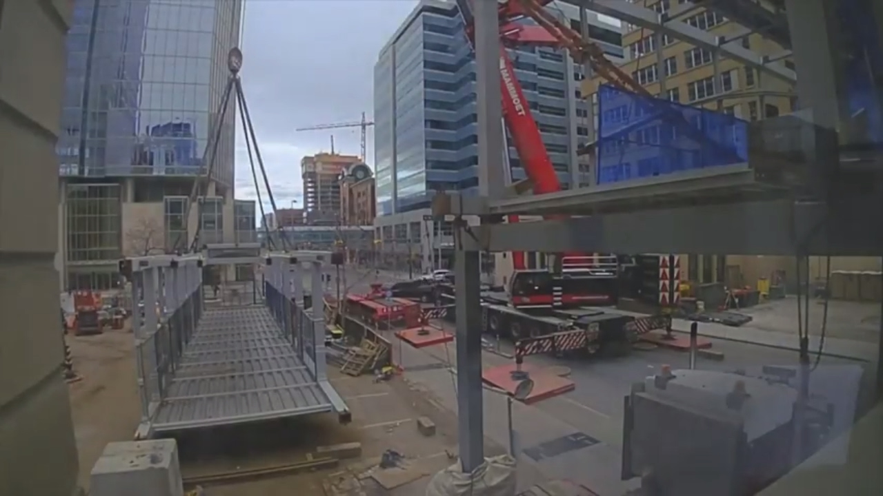 Time lapse of new Plus 15 going up in Downtown Calgary - YouTube