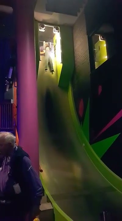 Free fall at Questacon - YouTube