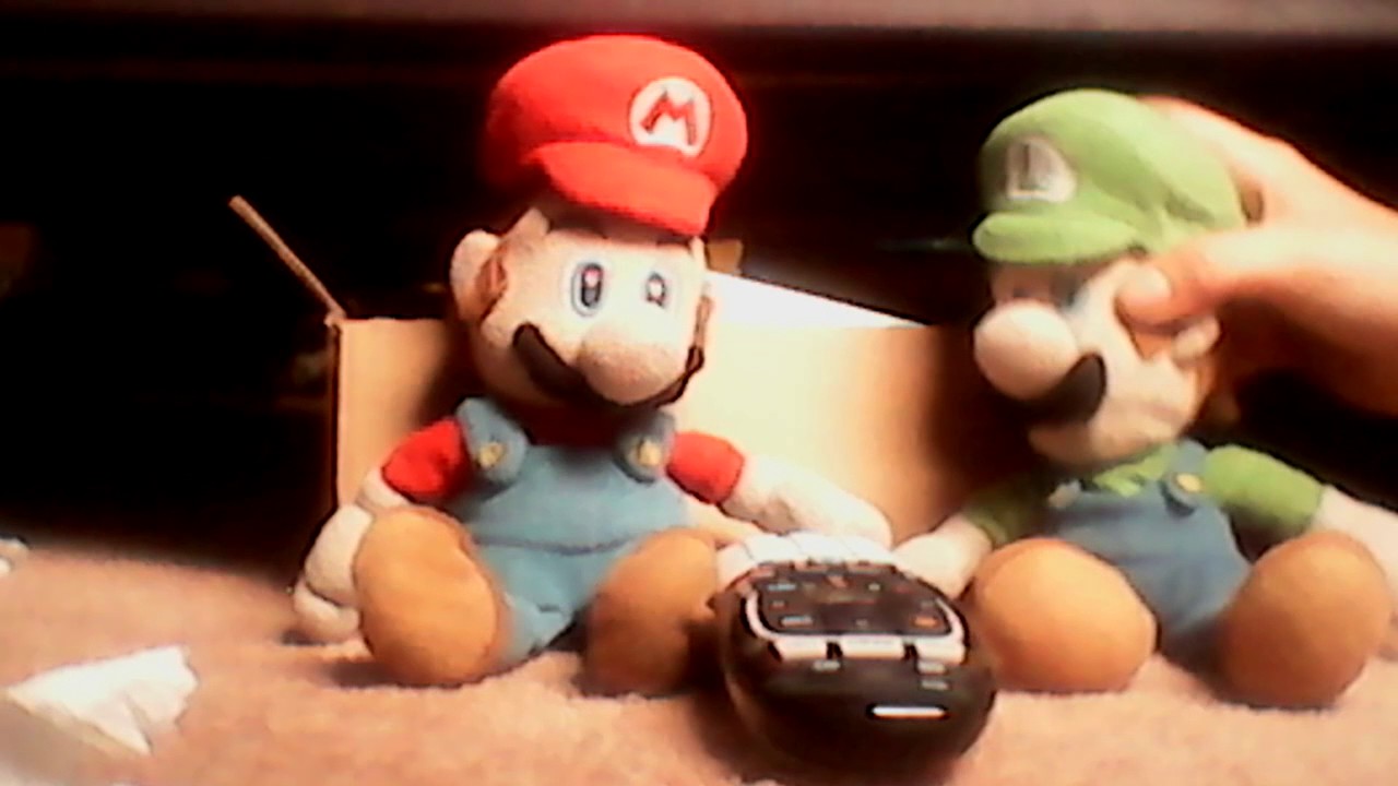 Mario breaks his leg - YouTube