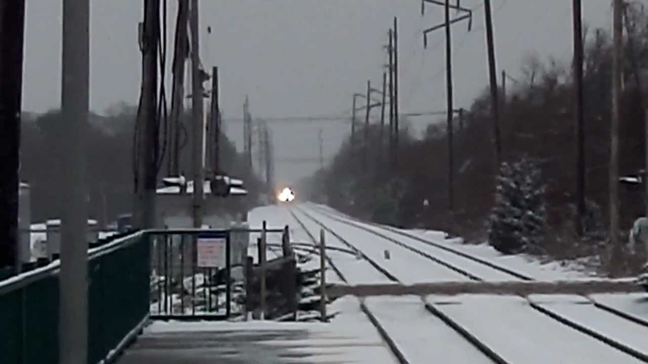 LIRR: DE30AC Locomotive #408/C3 Cab Car #5021 To Patchogue @ Sayville ...