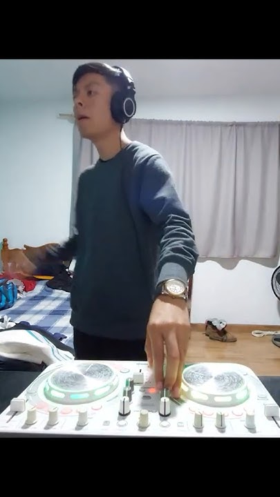 Ridiculous 🆚️ Samir´s Theme #breathecarolina #remix #techhouse #mixing #ddjwego #traktorpro ...