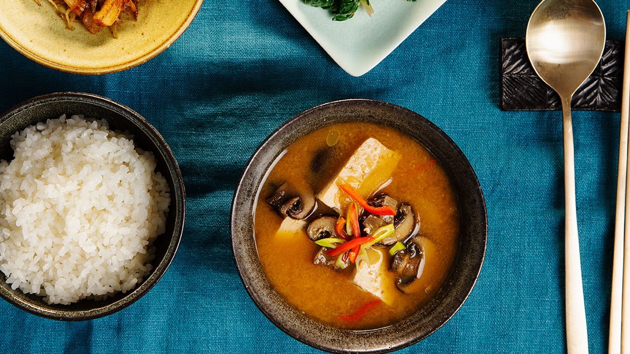 Korean Soybean Paste Tofu Soup/두부 된장국[bluekimchi] - YouTube