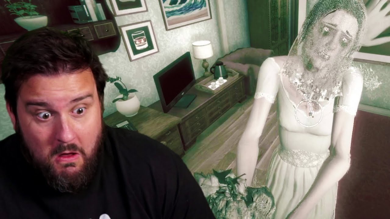SCARY Lady is chasing me in NEW Observation Duty 6.... - YouTube