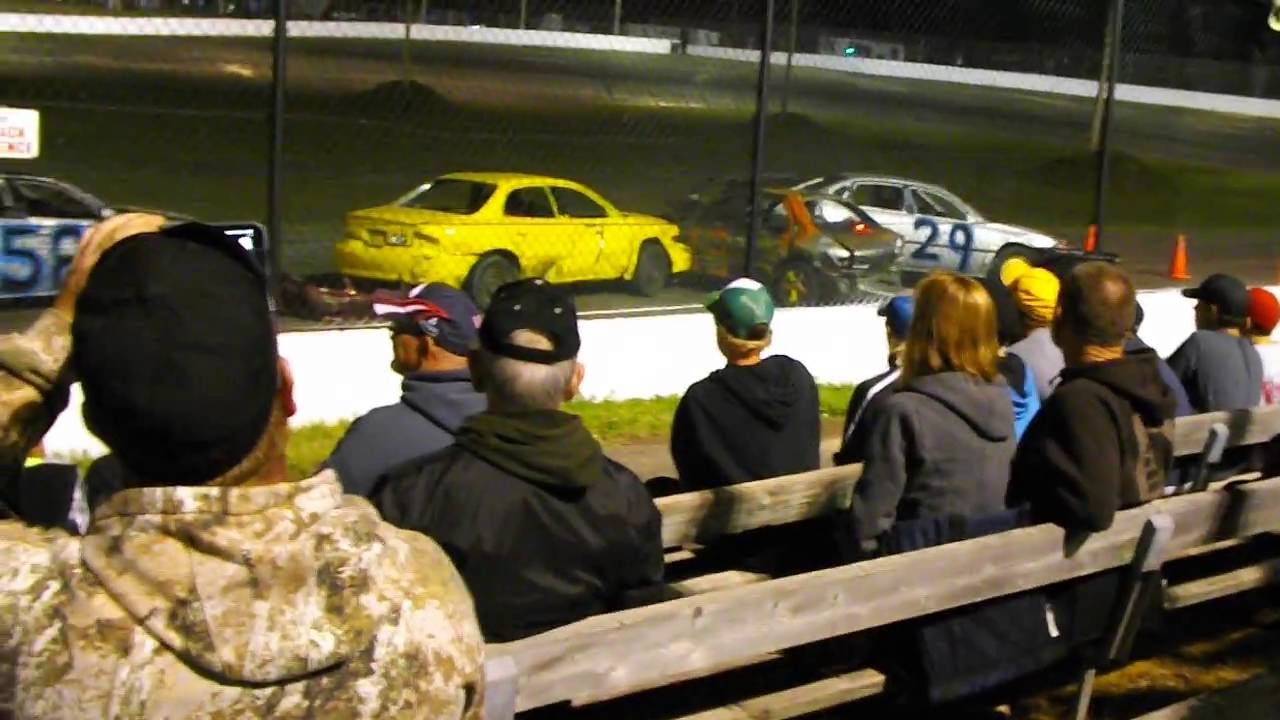 2016 Petty Speedway Demolition Derby River Glade New Brunswick - YouTube
