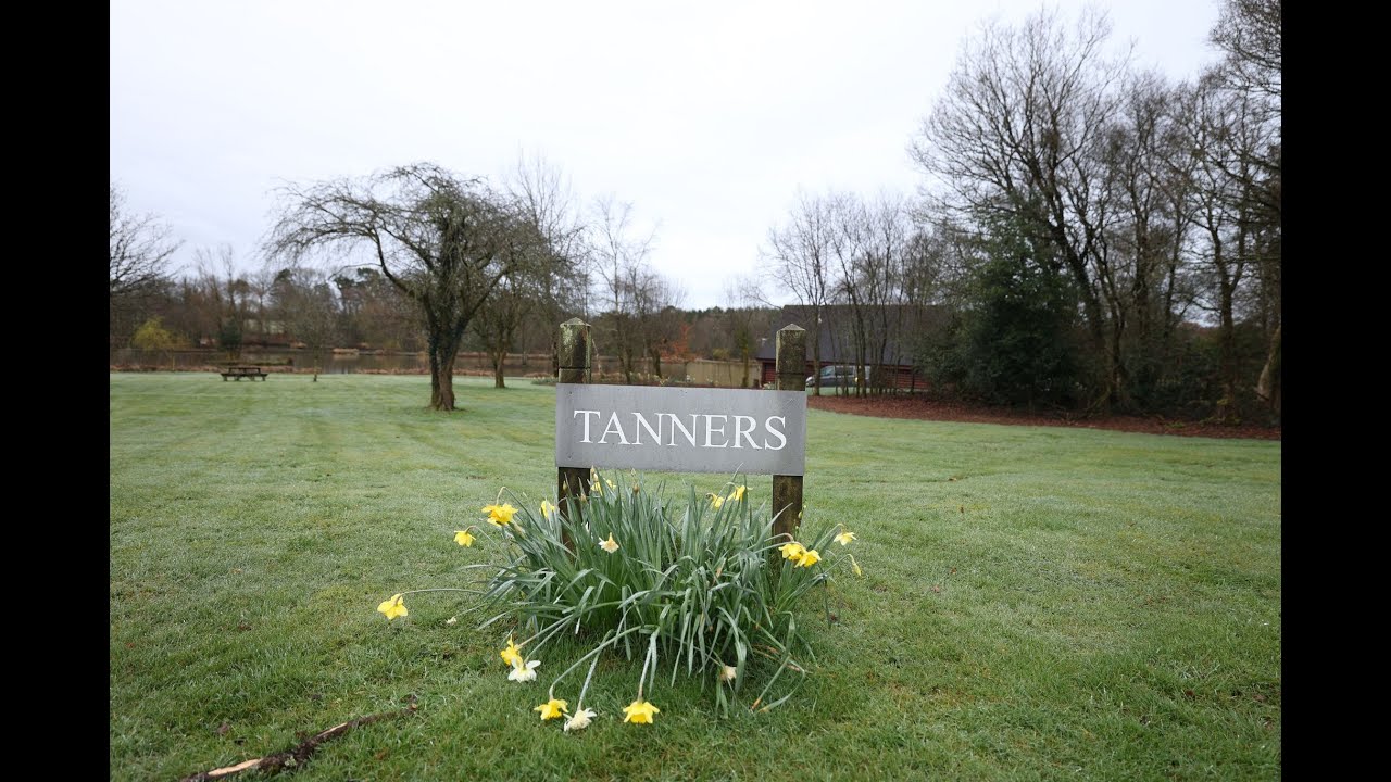 Walking around Tanners lake at Stafford Moor - YouTube