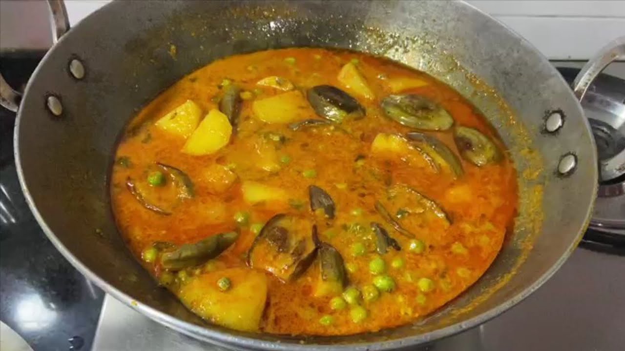 Baigan and vatana gravy recipe very simple and delicious recipe - YouTube