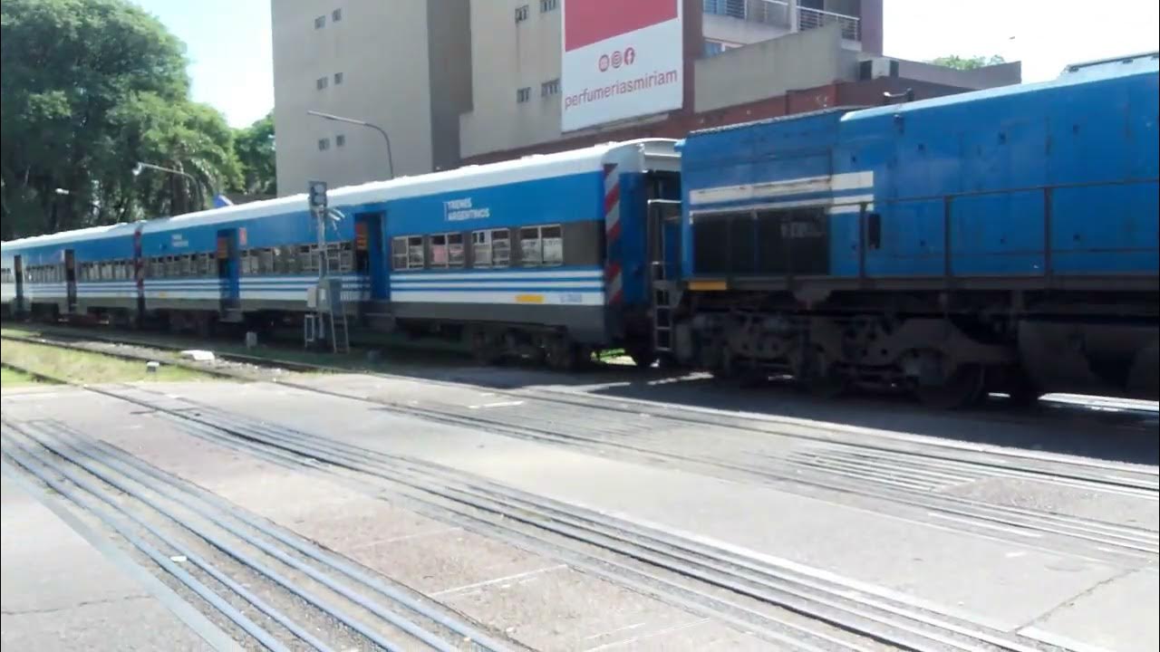 GM GT-22 CW-2 A916 con tren de pasajeros 4516 Haedo-Temperley de 12.40 saliendo de Haedo - YouTube