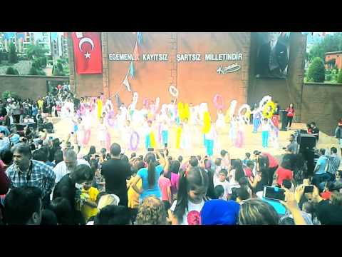 Leyla kahraman i.ö.o 23 Nisan Ulusal egemenlik ve çocuk bayrami gosterisi