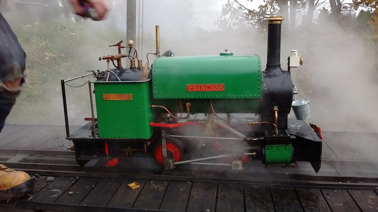 My 5 inch Gauge Sweet Pea "Princess" - YouTube