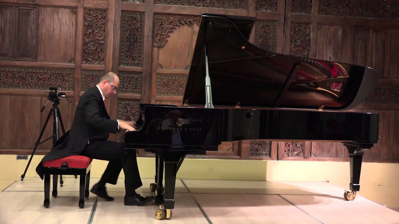 Roberto Plano Pianoforte - YouTube