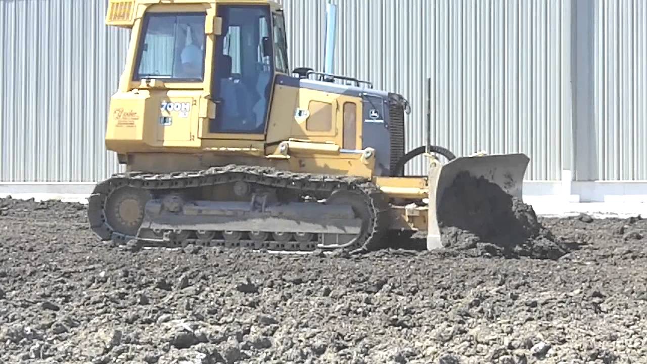 John Deere 700H Dozer Pushing Dirt - YouTube