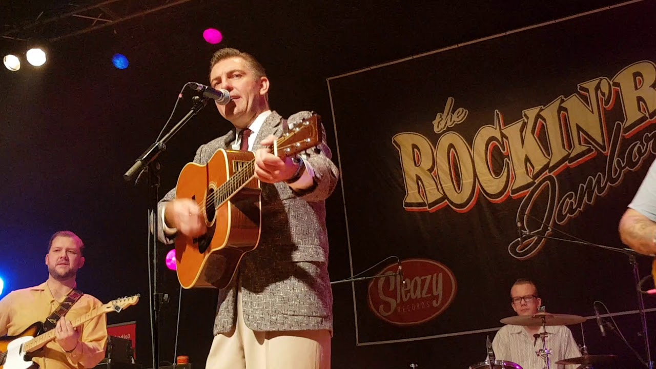 Scotty Baker - "Forget about my heart" - YouTube