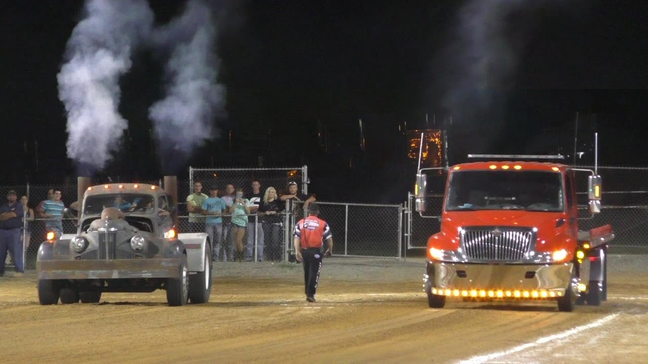 Hot Street Semi Drag Racing At The Buck - YouTube
