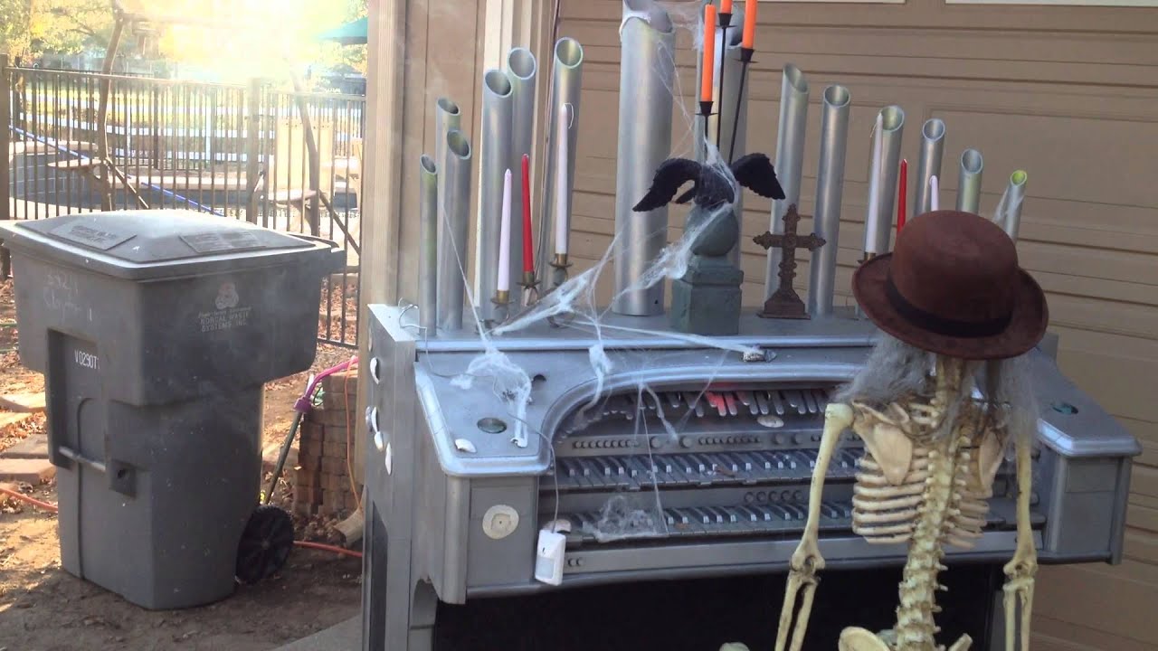 Halloween Pipe Organ2 Daytime - YouTube