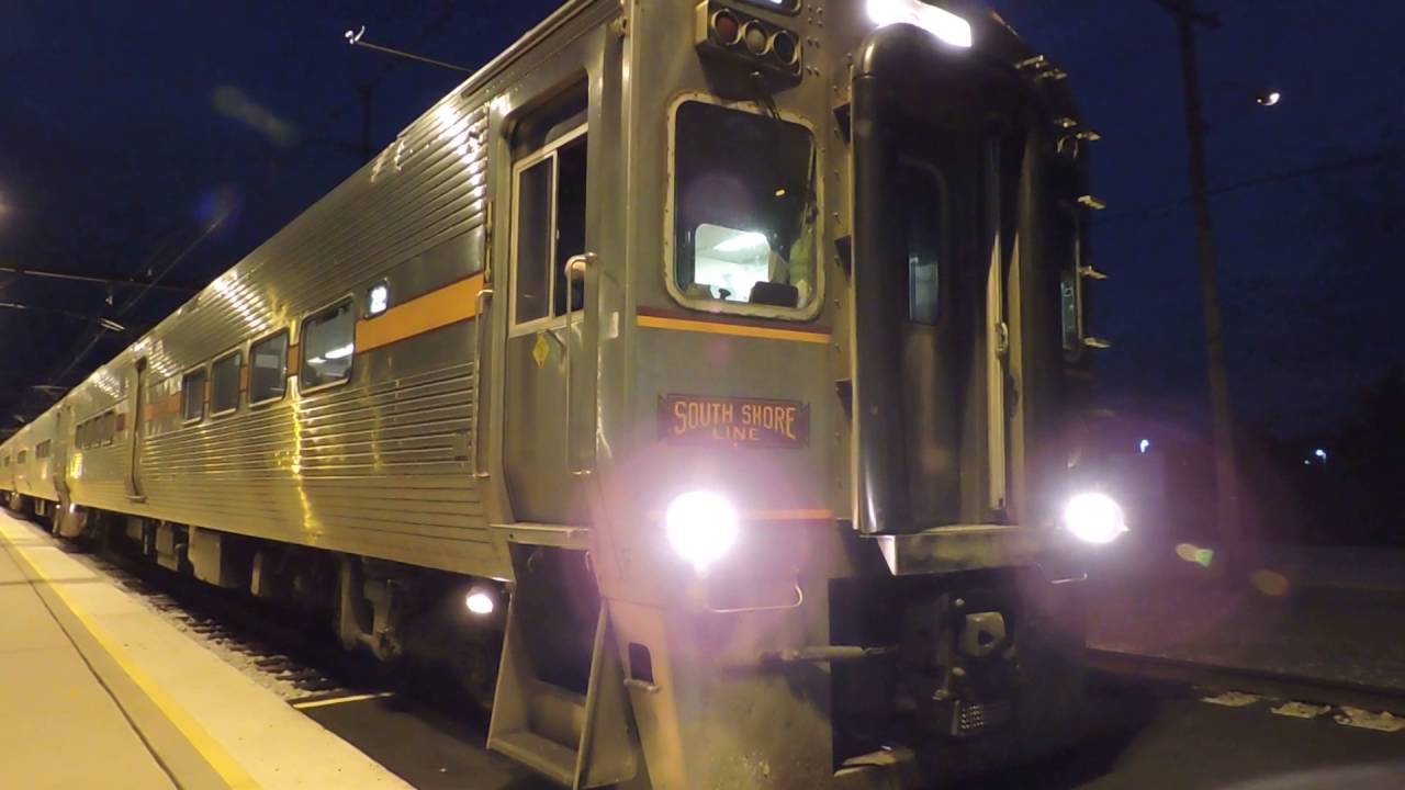 South Shore Line NICTD EMU #22 Leads an Inbound Arriving/Departing ...