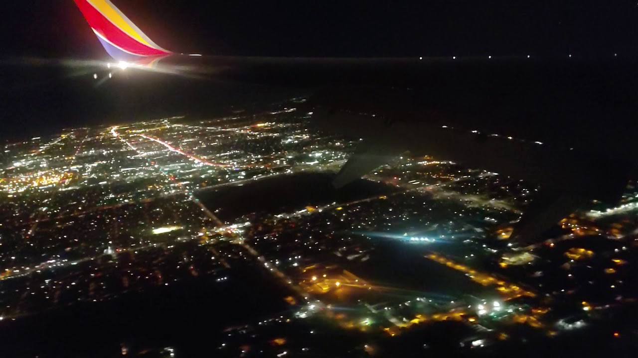 Southwest Airlines 737-700 landing at Phoenix Sky Harbor at night - YouTube