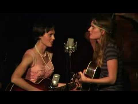 Ditty Bops - Dancing in the Moon - Largo - YouTube