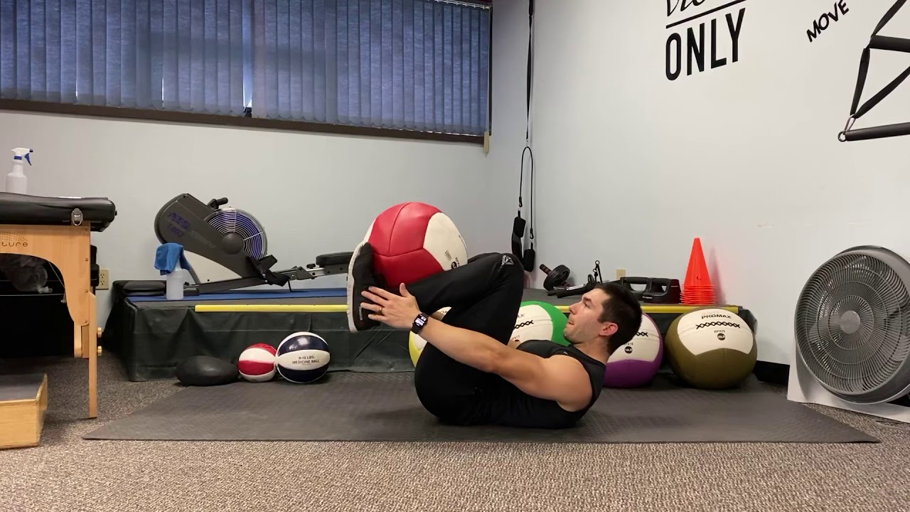 Med Ball Leg Extension Crunch - YouTube