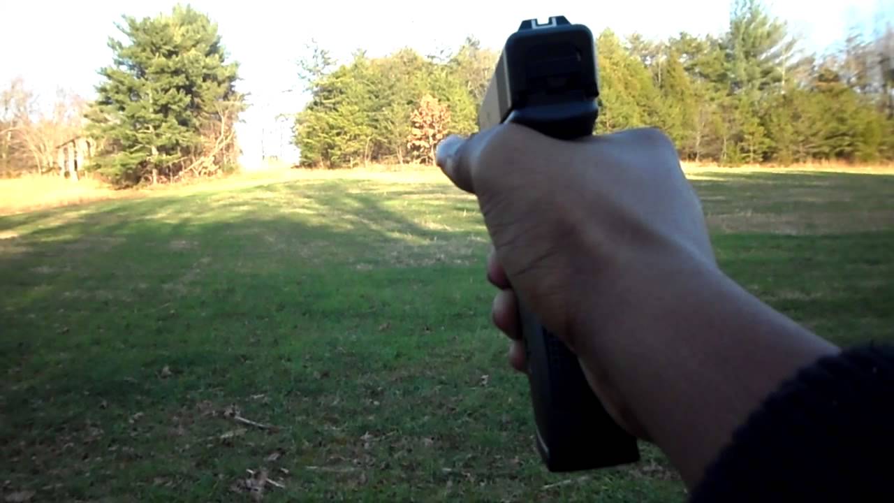 Shooting a glock with one hand - YouTube