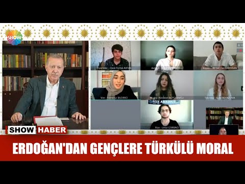 Erdoğan'dan gençlere türkülü moral