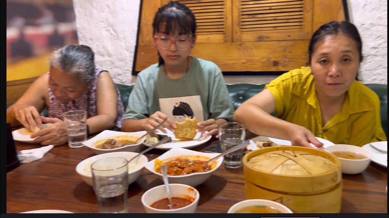 Tee Dee Restaurant // #tibetanyoutuber #tibetanvolgger #delhi - YouTube