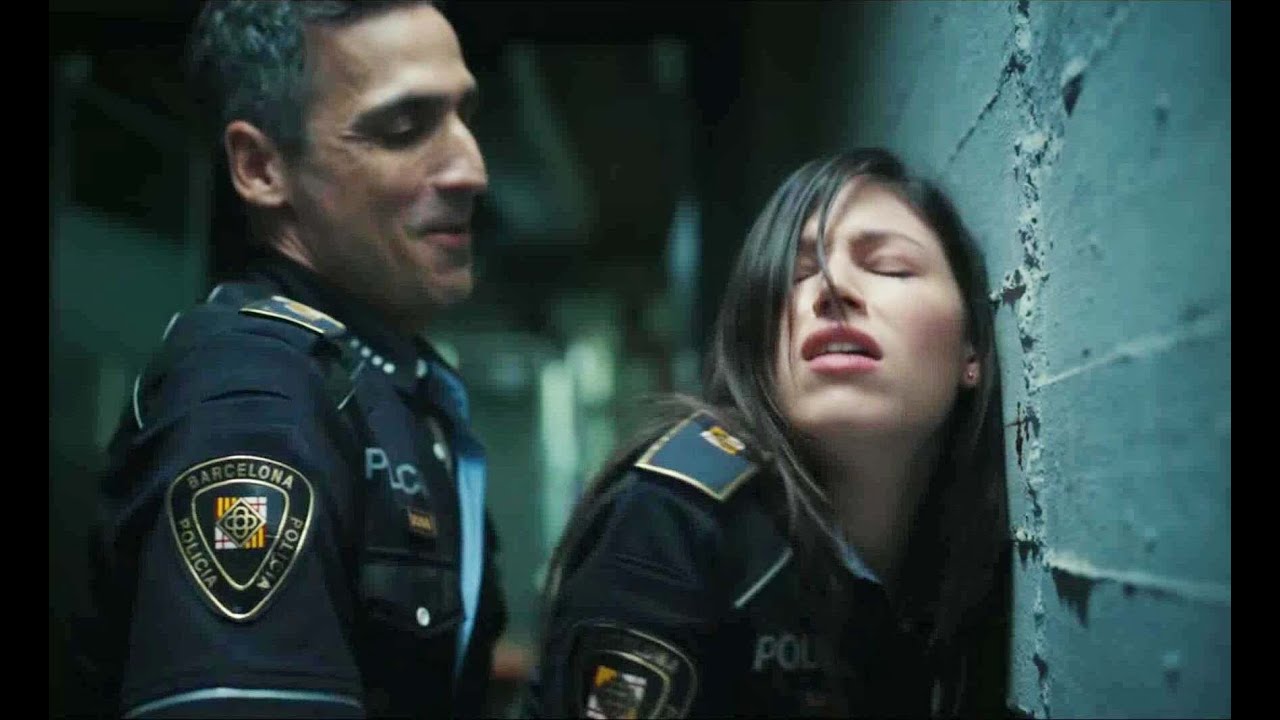 Every Senior Officer Claps This Police Girl । Hollywood Movie Story I ...