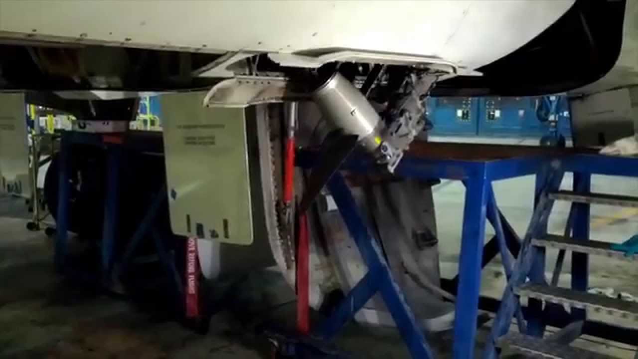 A320 - RAT - extension and retraction - YouTube