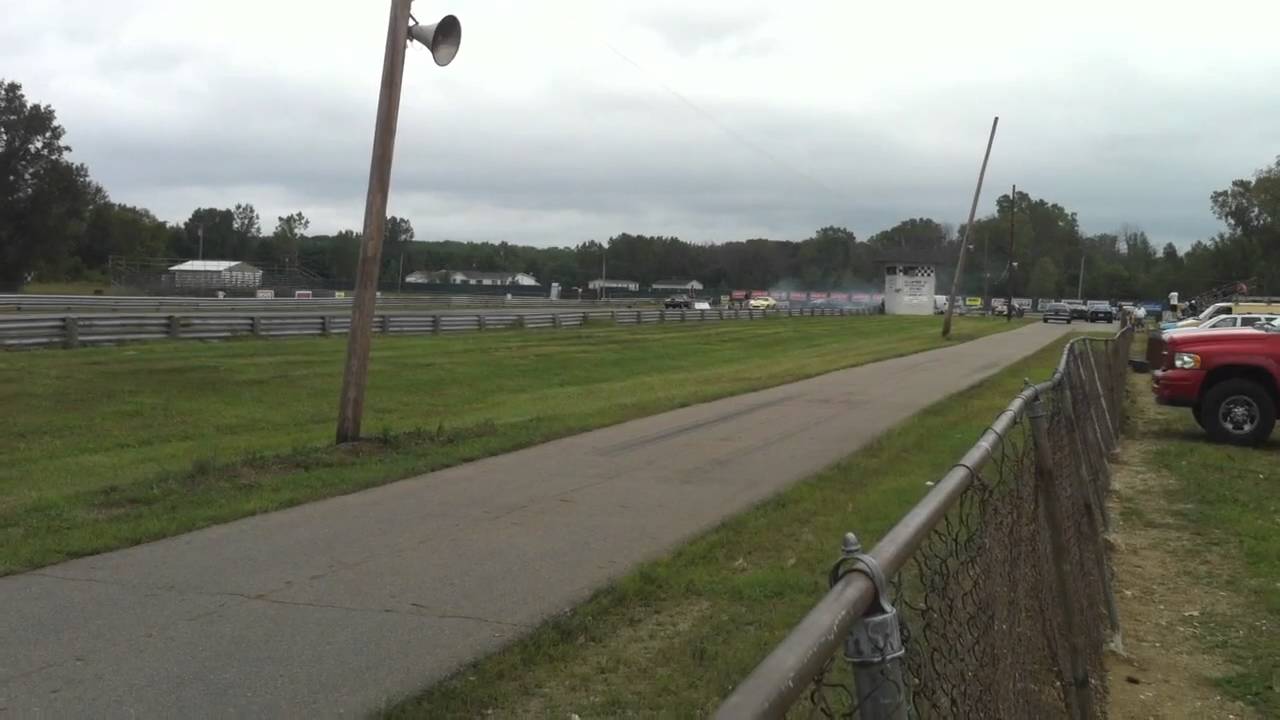 Tony Z28 2nd Pass Lapeer International Dragway - YouTube