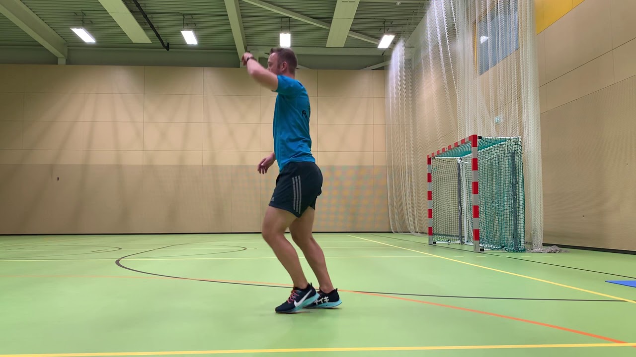 Hamstring kicks - YouTube