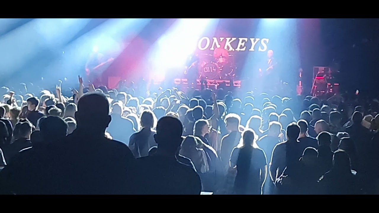 Antarctic monkeys - snap out of it . o2 academy newcastle . 6.11.21 ...
