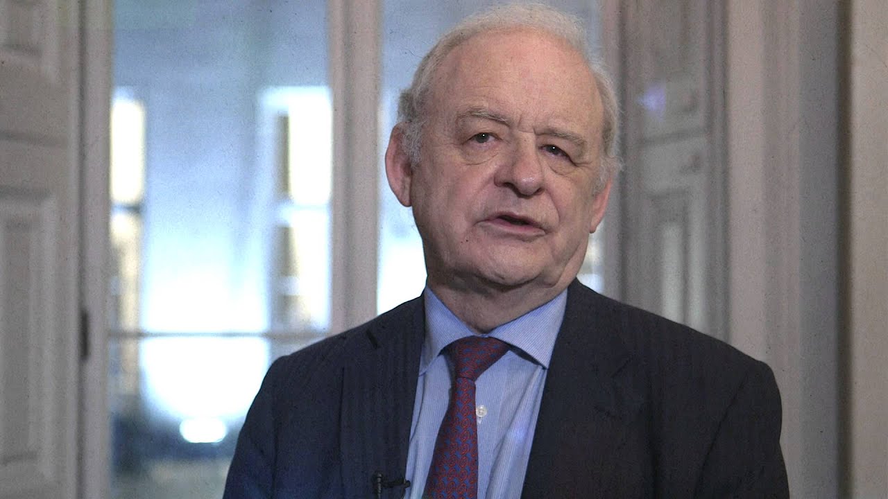 John Llewellyn's Economic Forecasts for 2015 - YouTube