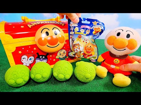 アンパンマンのバスボールで遊ぶよ！どんなマスコットが出てくるかな？