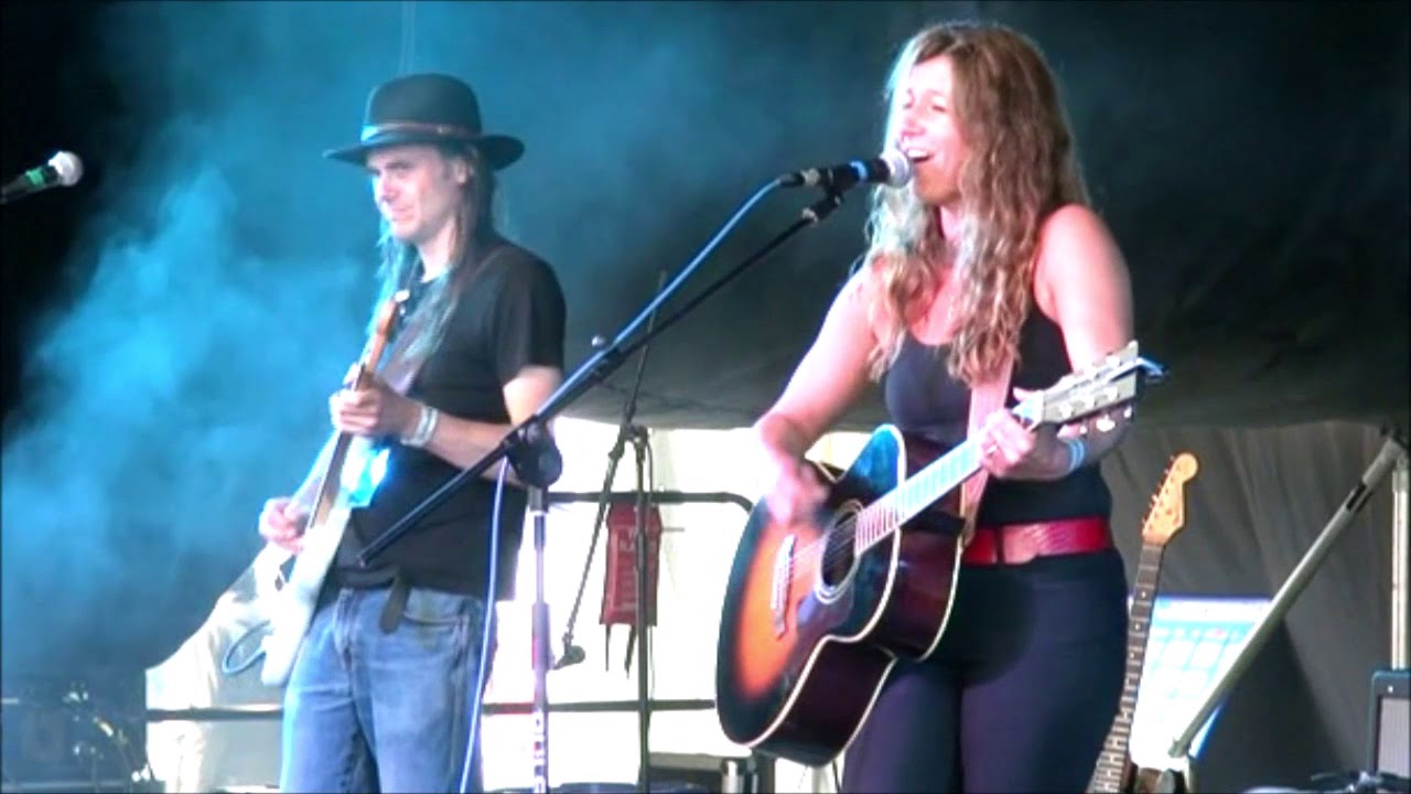 Lexie Green - 'I'm Sorry' - Cambridge Rock Festival 2019 - YouTube