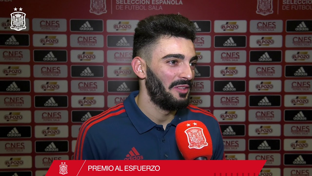 Juan Emilio, un debut impactante - YouTube