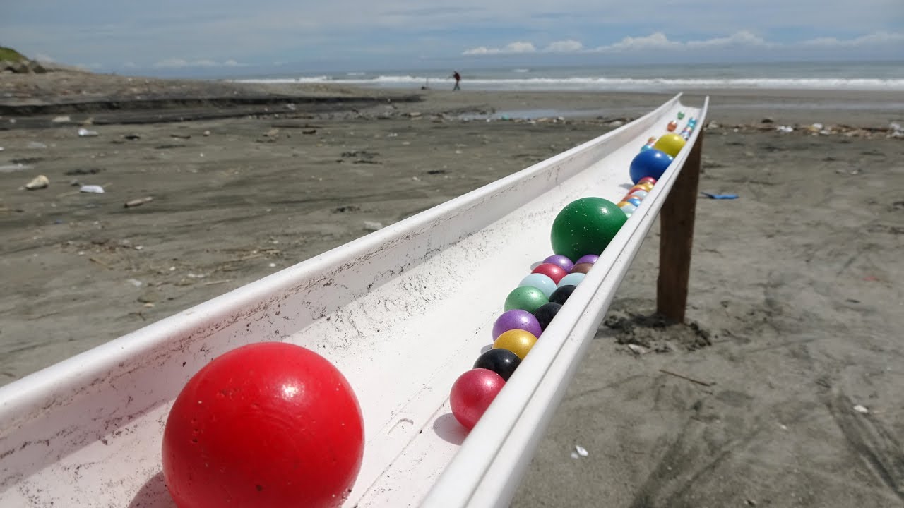 Marble Run Race ☆Gutters + Big Colorful Balls + Sandy Beach Course Part ...
