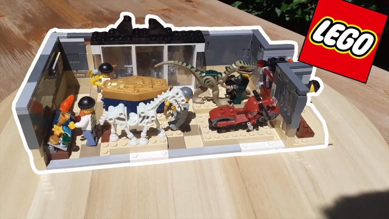 LEGO Museum Break-In MOC! - YouTube