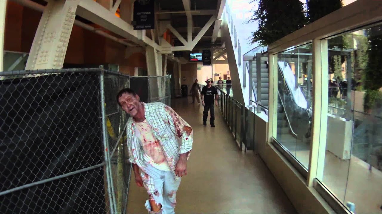 Walking Dead Escape part 4 Petco Park San Diego.MOV - YouTube
