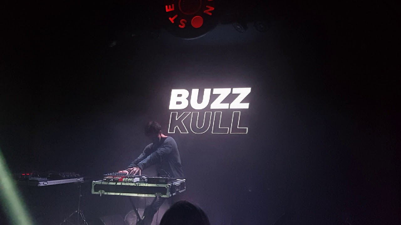 Buzz Kull - New Kind Of Cross (live, Stereogun Leiria, 2019) - YouTube